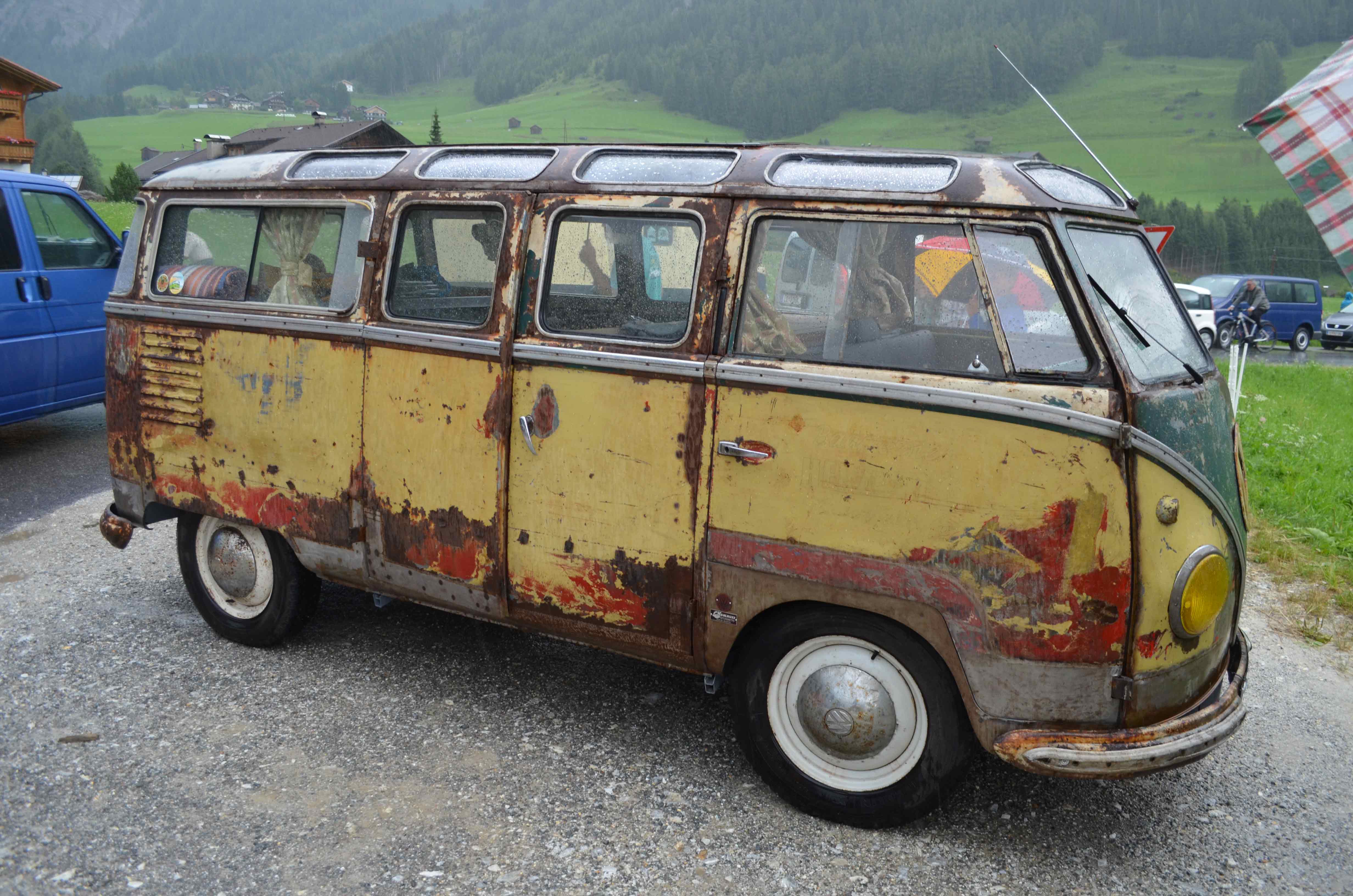 Marks stunning 1954 VW Barndoor Bus – the famous Kohlruss Deluxe ...